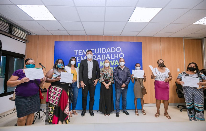 Sehab entrega títulos de propriedade a moradores do bairro Nova Vitória